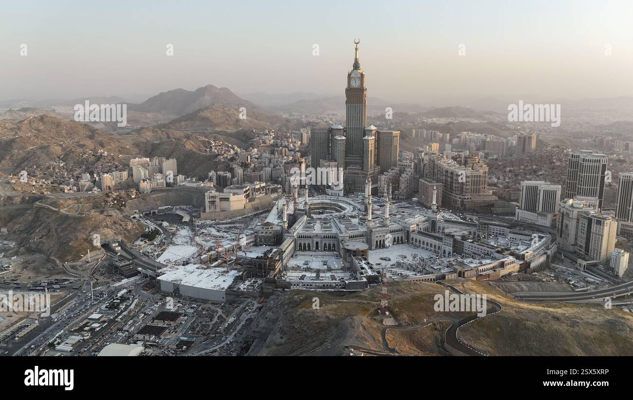 Mecca , Saudi Arabia Mars 30 2024: Makkah city Streets hotels and ...