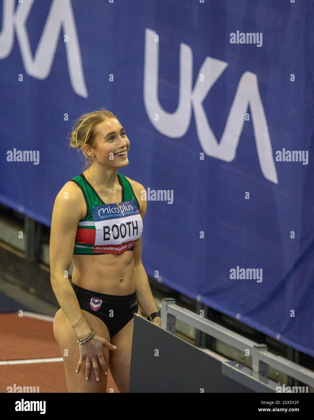 Utilita Arena, Birmingham, UK. 22nd Feb, 2025. Melissa Booth talks to her coaches after the Long ...