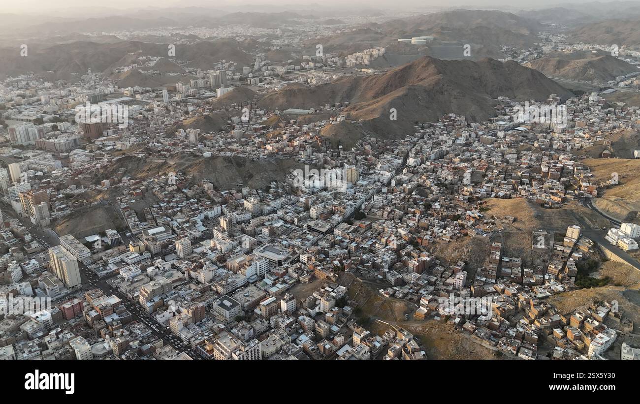 Mecca , Saudi Arabia Mars 30 2024: Makkah city Streets hotels and ...