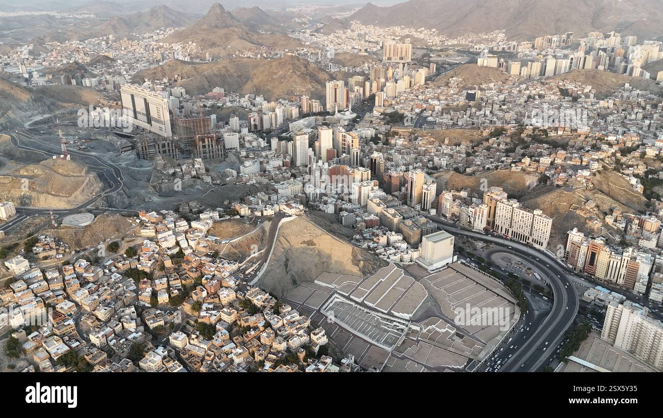 Mecca , Saudi Arabia Mars 30 2024: Makkah city Streets hotels and ...