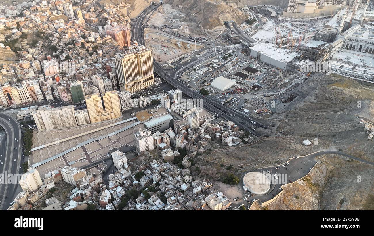 Mecca , Saudi Arabia Mars 30 2024: Makkah city Streets hotels and ...