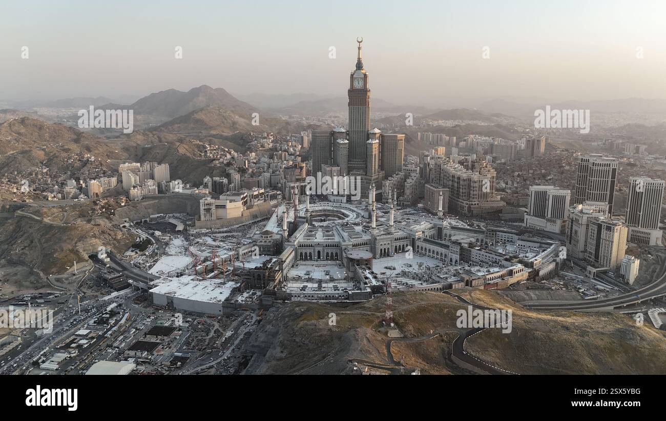 Mecca , Saudi Arabia Mars 30 2024: Makkah city Streets hotels and ...