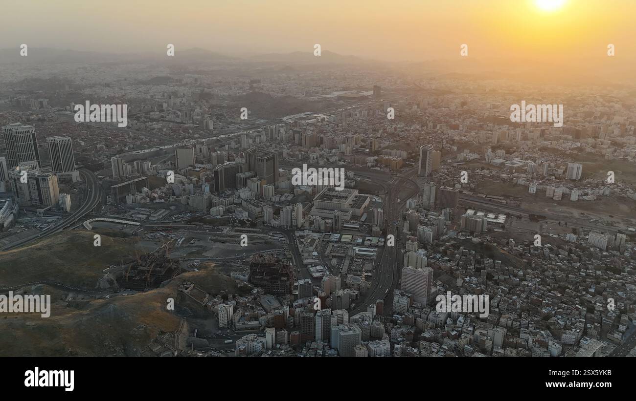 Mecca , Saudi Arabia Mars 30 2024: Makkah city Streets hotels and ...
