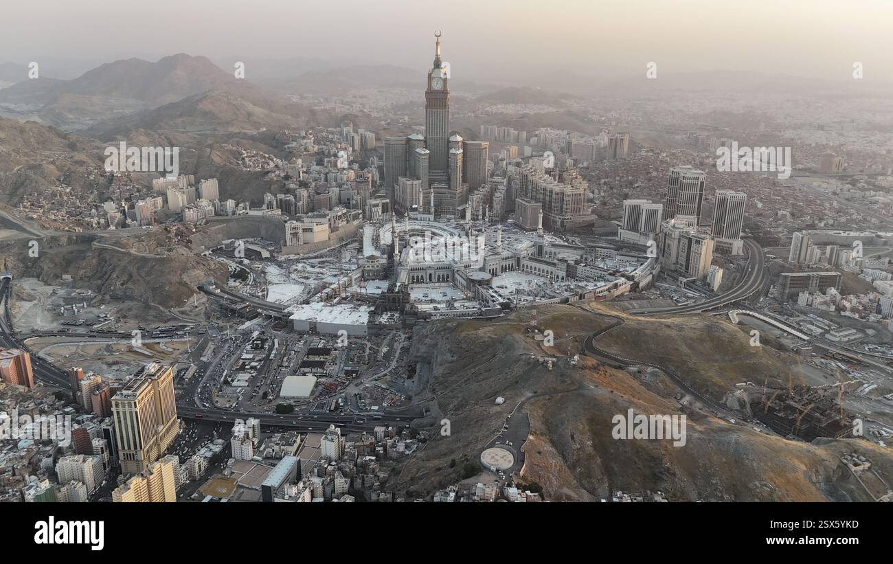 Mecca , Saudi Arabia Mars 30 2024: Makkah city Streets hotels and ...