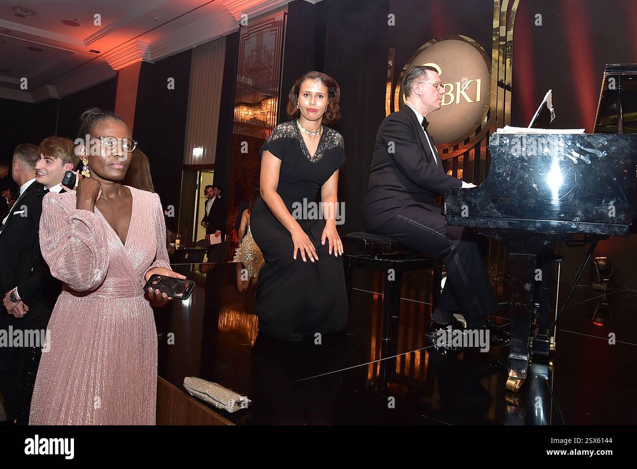 73.VBKI Ball Berlin Andrej Hermlin mit Ehefrau Joyce und Tochter Rachel ...