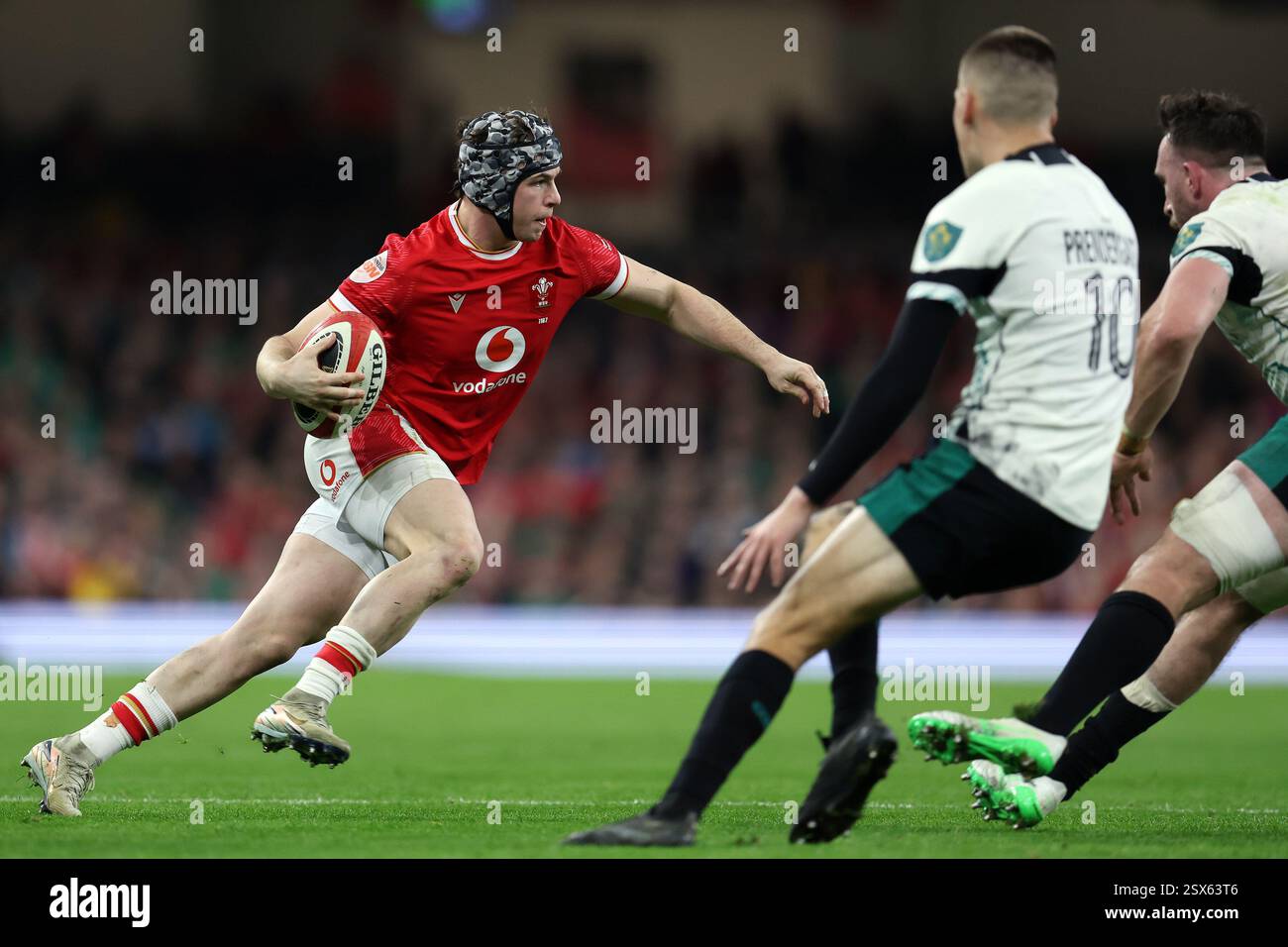 Cardiff, UK. 22nd Feb, 2025. Tom Rogers of Wales in action . Guinness ...