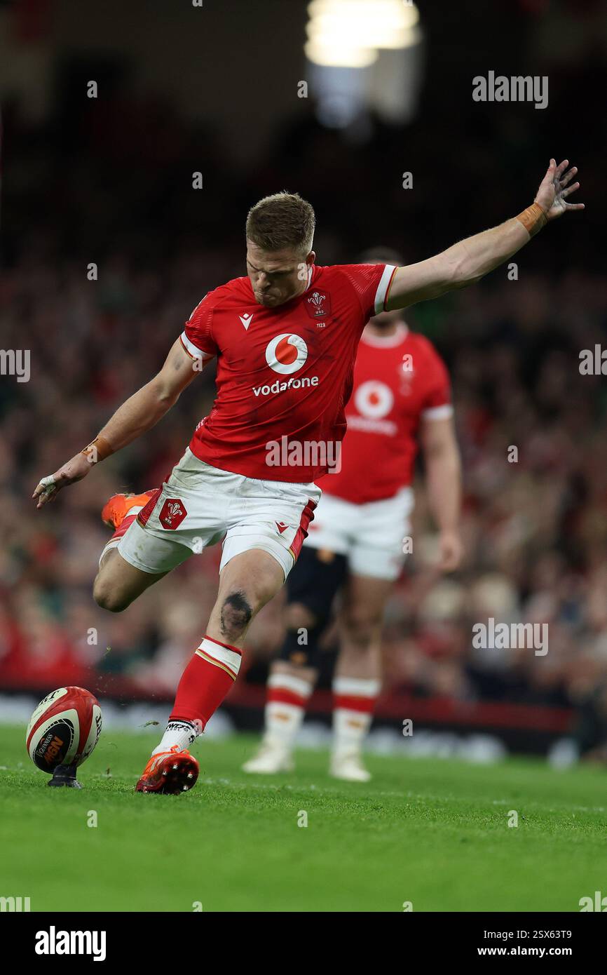 Cardiff, UK. 22nd Feb, 2025. Gareth Anscombe of Wales kicks a penalty ...
