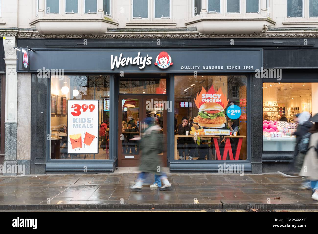 Wendy's burgers shop front view Stock Photo - Alamy