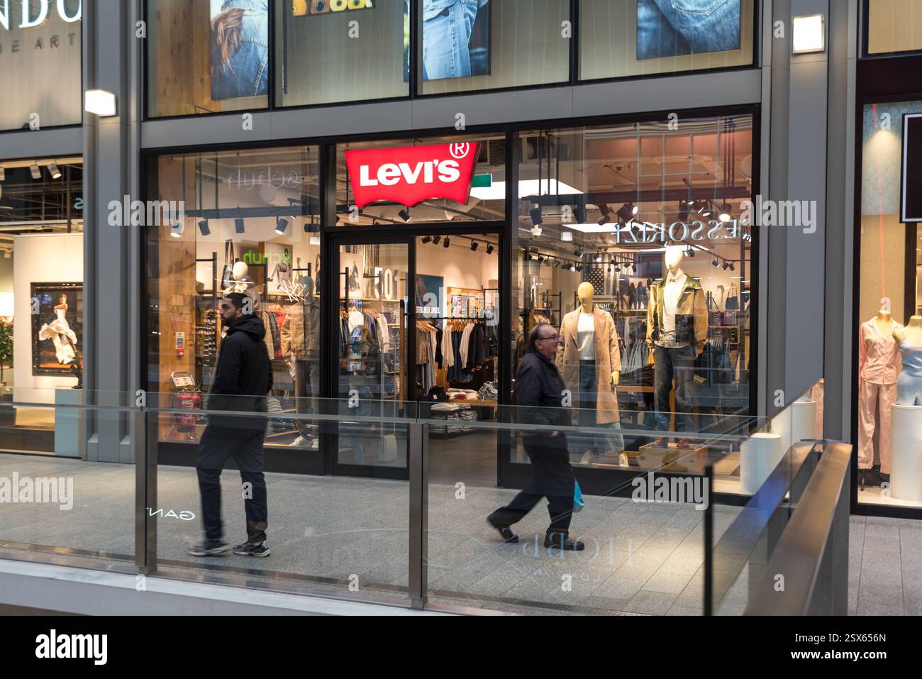 Levi's Jeans shop front view Stock Photo - Alamy