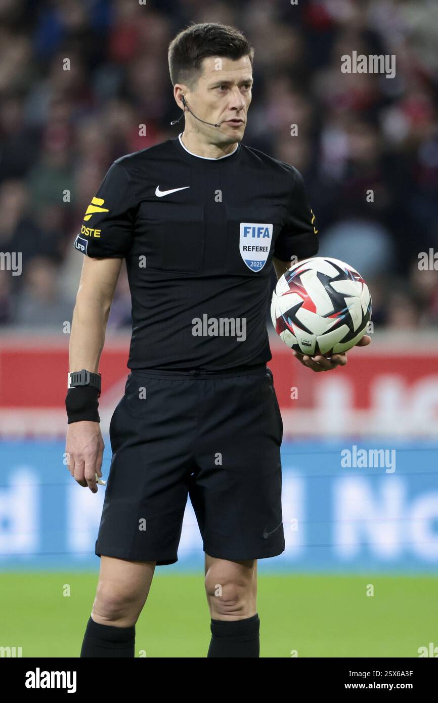 Referee Benoit Bastien during the French championship Ligue 1 football ...