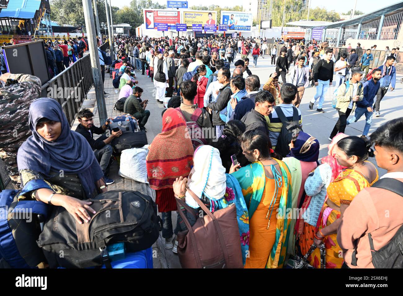 NEW DELHI, INDIA - FEBRUARY 22: Huge passengers crowd at New Delhi ...