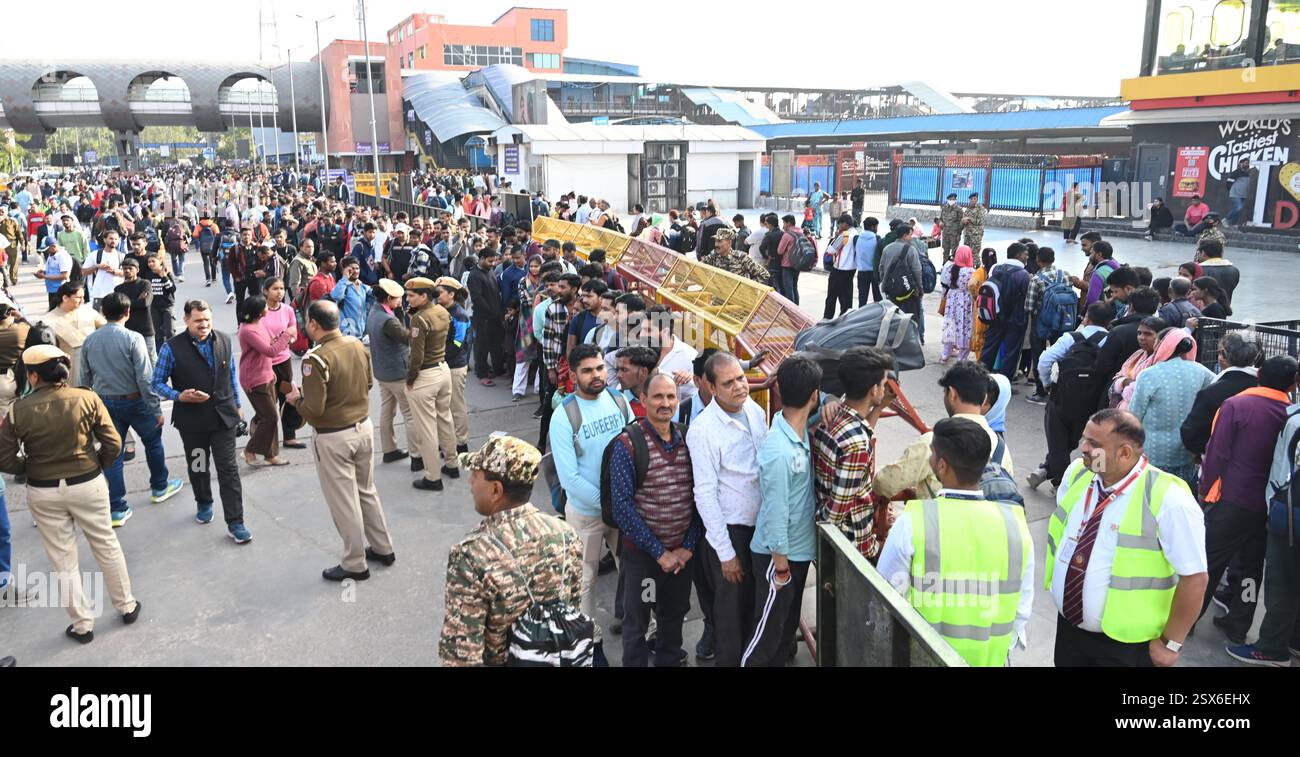 NEW DELHI, INDIA - FEBRUARY 22: Huge passengers crowd at New Delhi ...