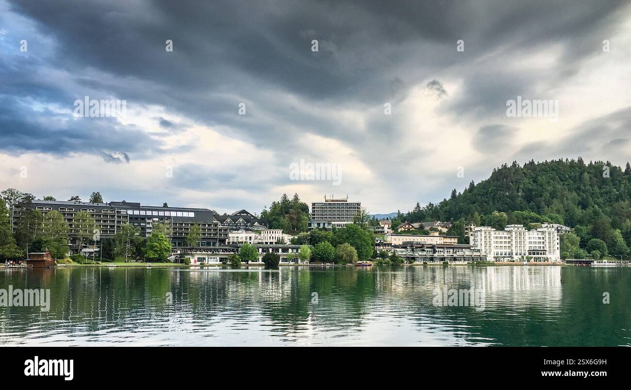 Autumn bled lake shore hi-res stock photography and images - Alamy
