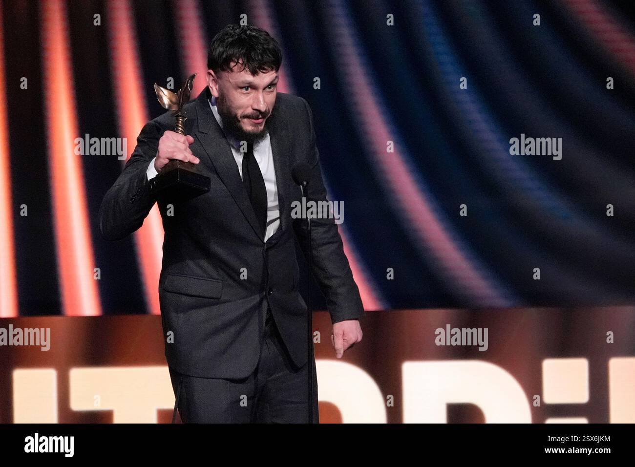 Richard Gadd accepts the award for best lead performance in a new ...