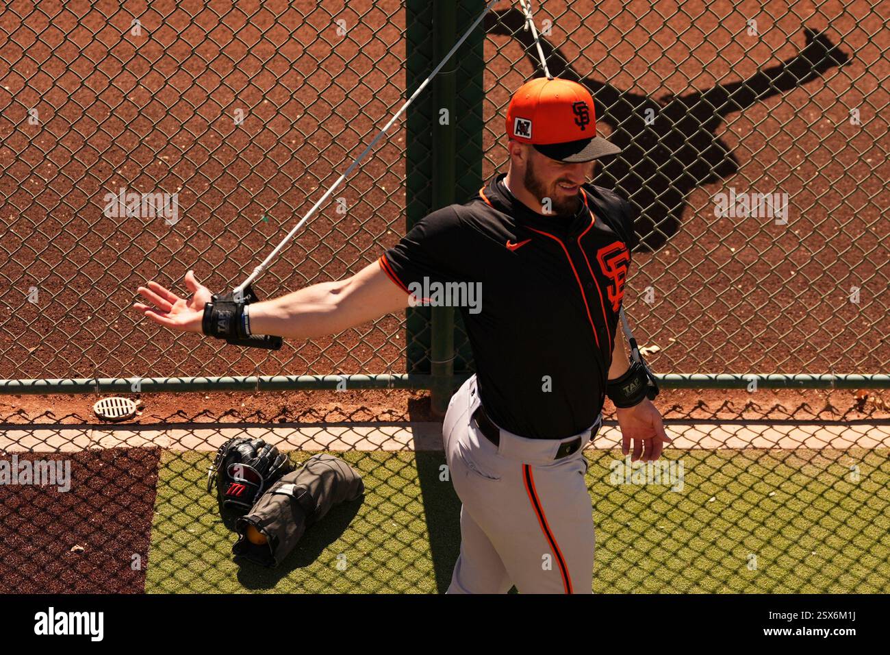 San Francisco Giants pitcher Seth Lonsway warms up in the bullpen ...
