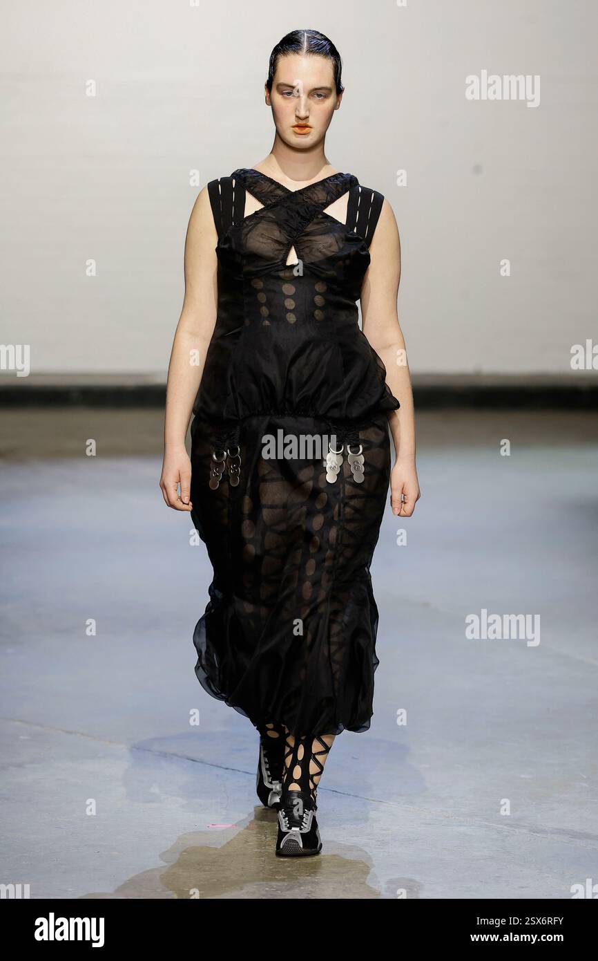 Sinv © ad O ÄôDwyer Autumn-Winter 2025 runway during London Fashion Week on February 2025 ...