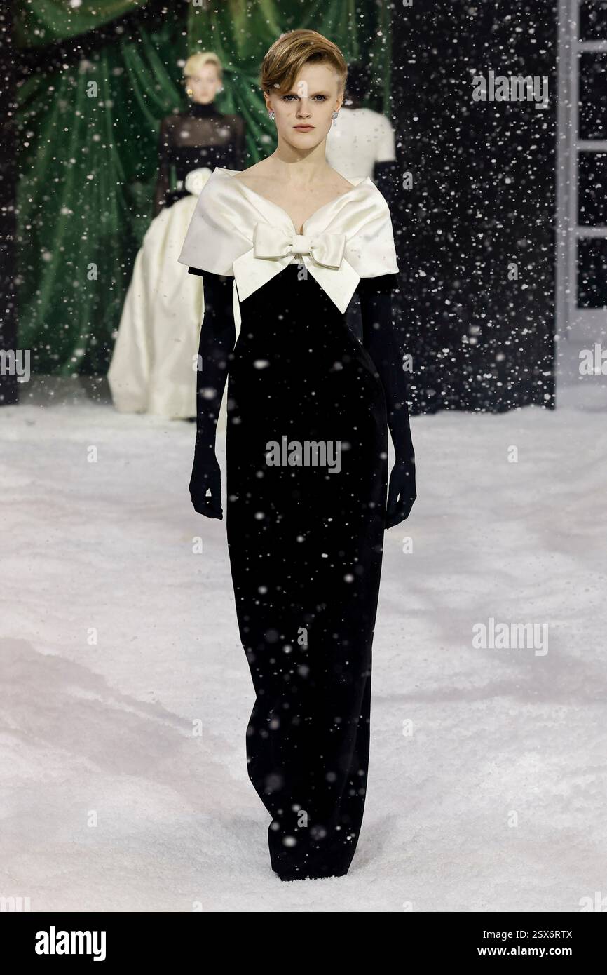 RICHARD QUINN Autumn-Winter 2025 runway during London Fashion Week on ...