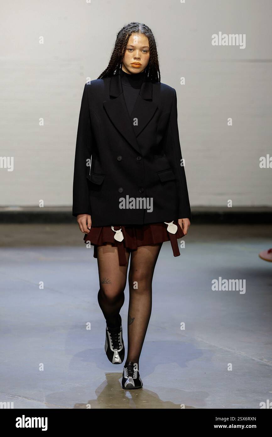 Sinv © ad O ÄôDwyer Autumn-Winter 2025 runway during London Fashion Week on February 2025 ...