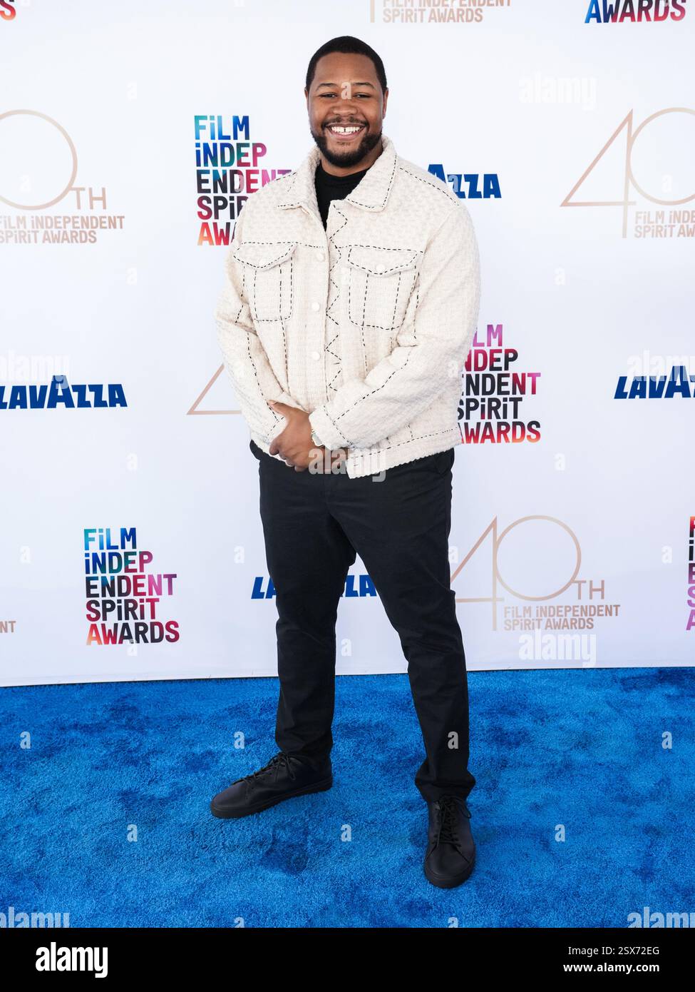 Los Angeles, USA. 22nd Feb, 2025. Luke Tennie walking on the red carpet ...