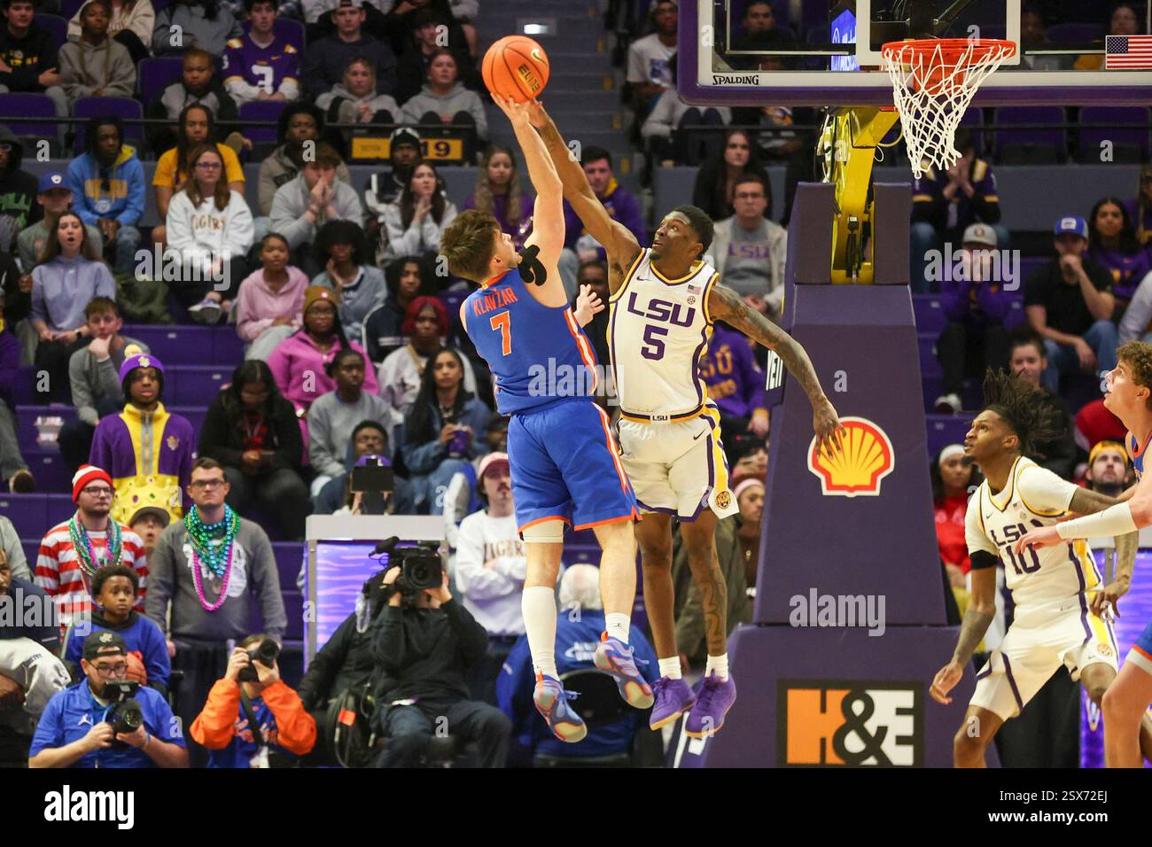 Baton Rouge, United States. 22nd Feb, 2025. LSU Tigers guard Cam Carter ...