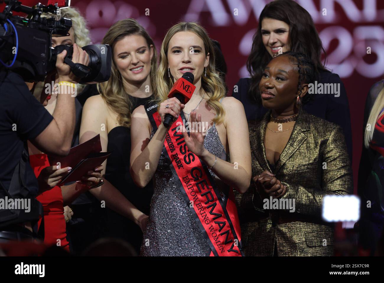 Miss Germany Awards Finale 2025 Frisch gekürte Miss Germany 2025 ...
