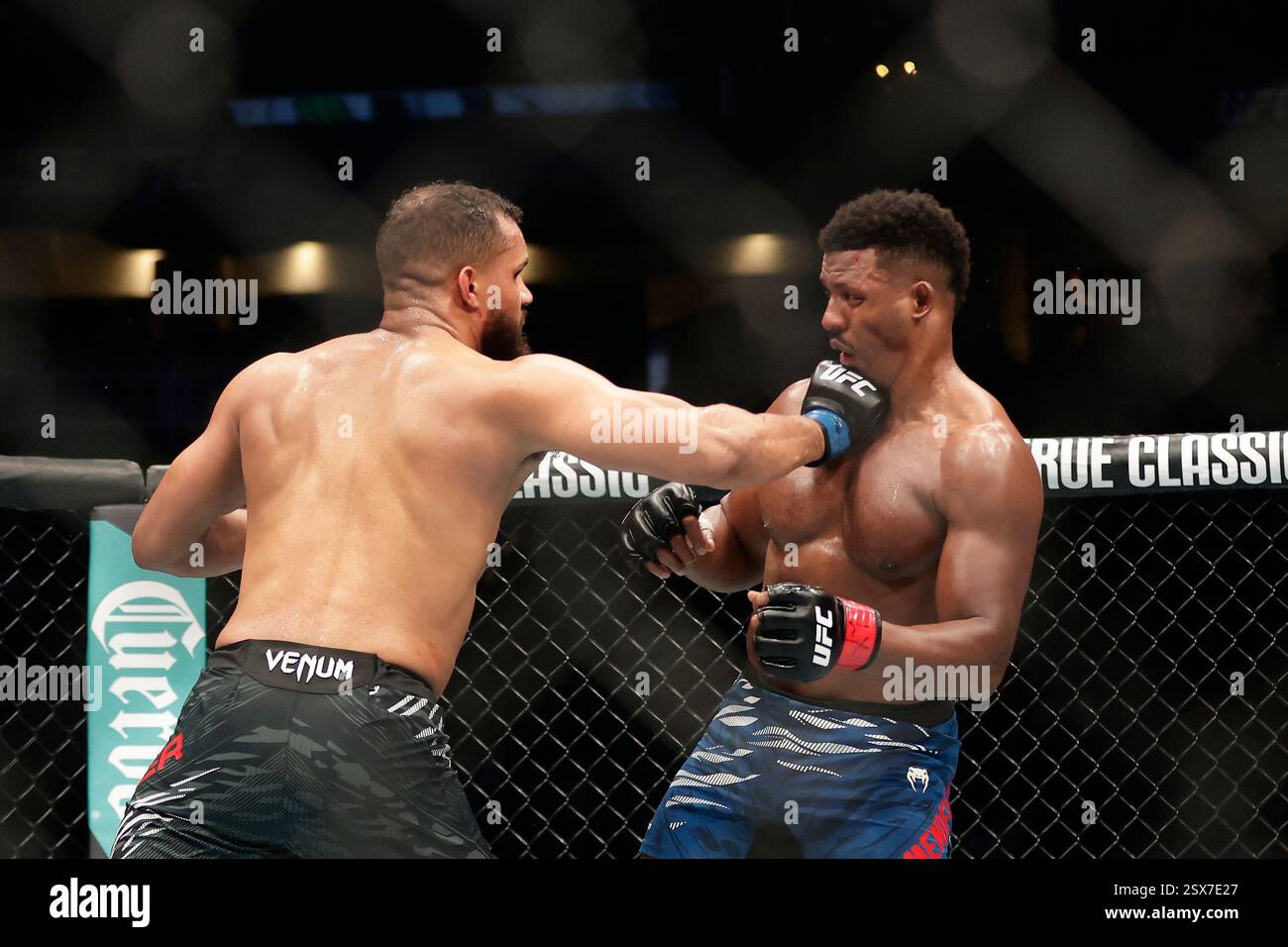 Seattle, Washington, USA. 22nd Feb, 2025. ALONZO MENIFIELD and JULIUS ...