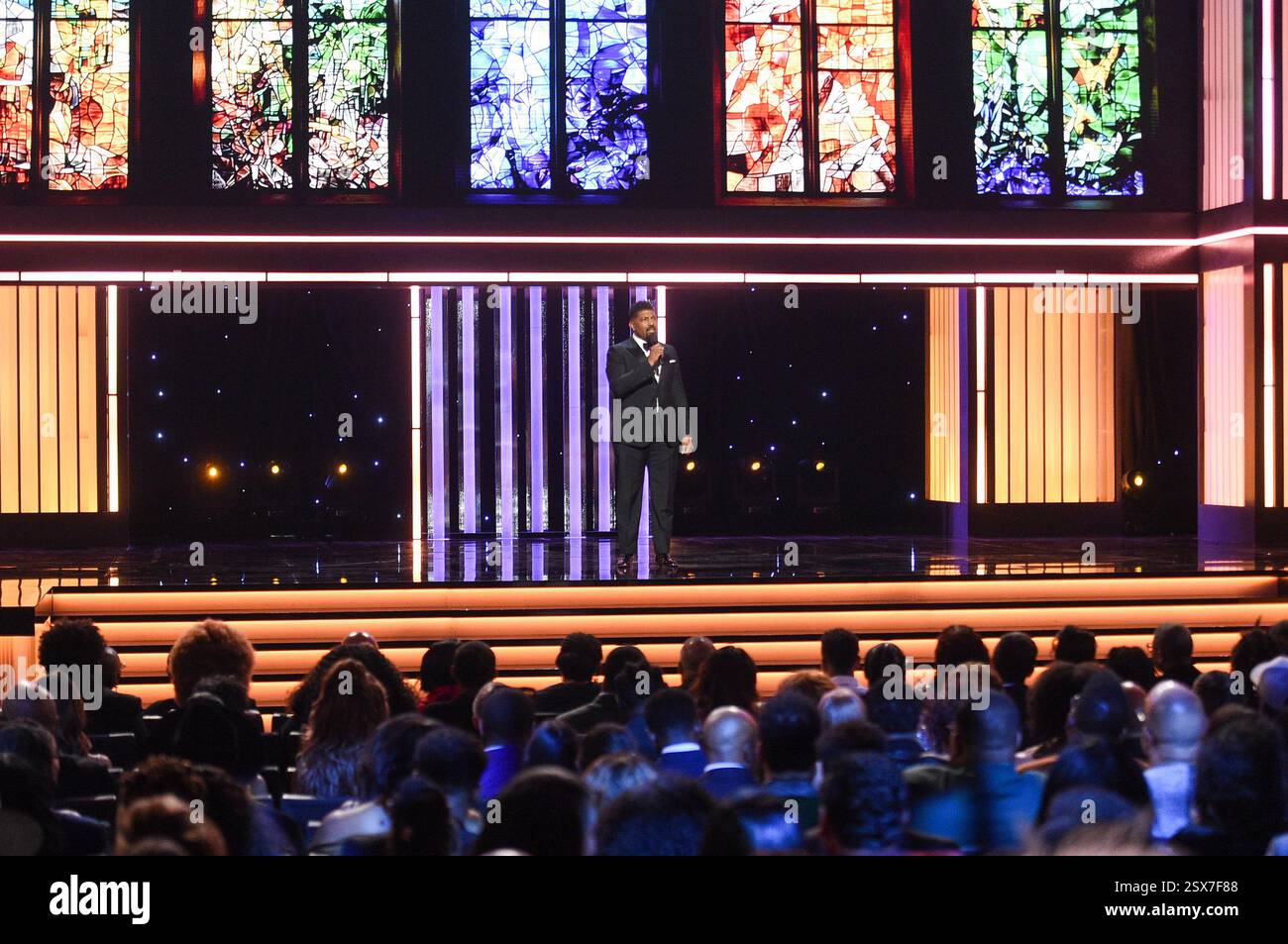 Host Deon Cole speaks during the 56th NAACP Image Awards on Saturday ...
