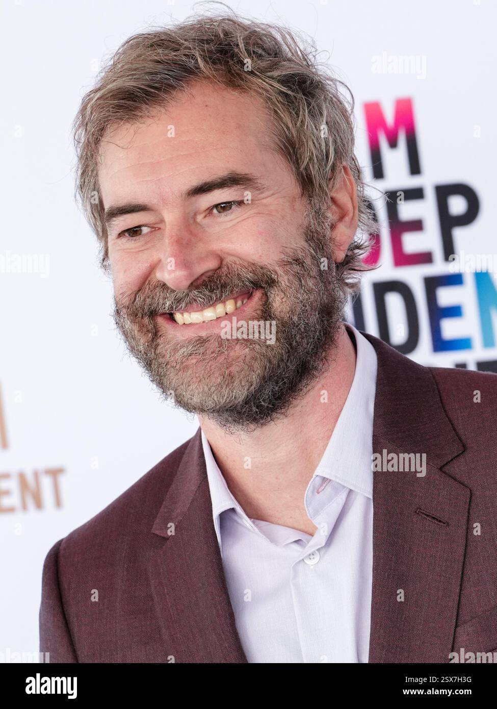 Los Angeles, USA. 22nd Feb, 2025. Mark Duplass walking on the red ...