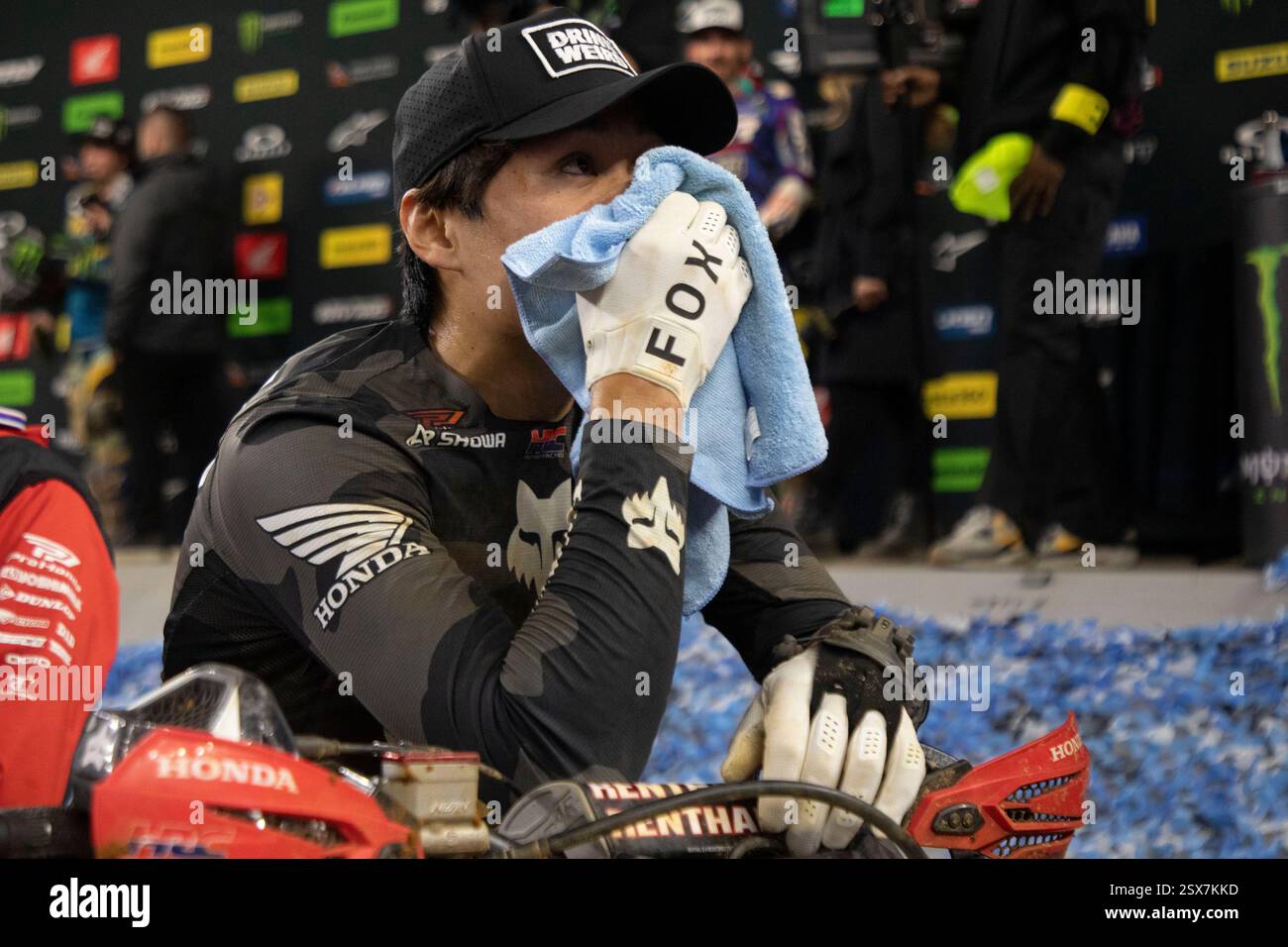 February 22, 2025, Arlington, Texas, USA: JO SHIMODA (30) covers his ...