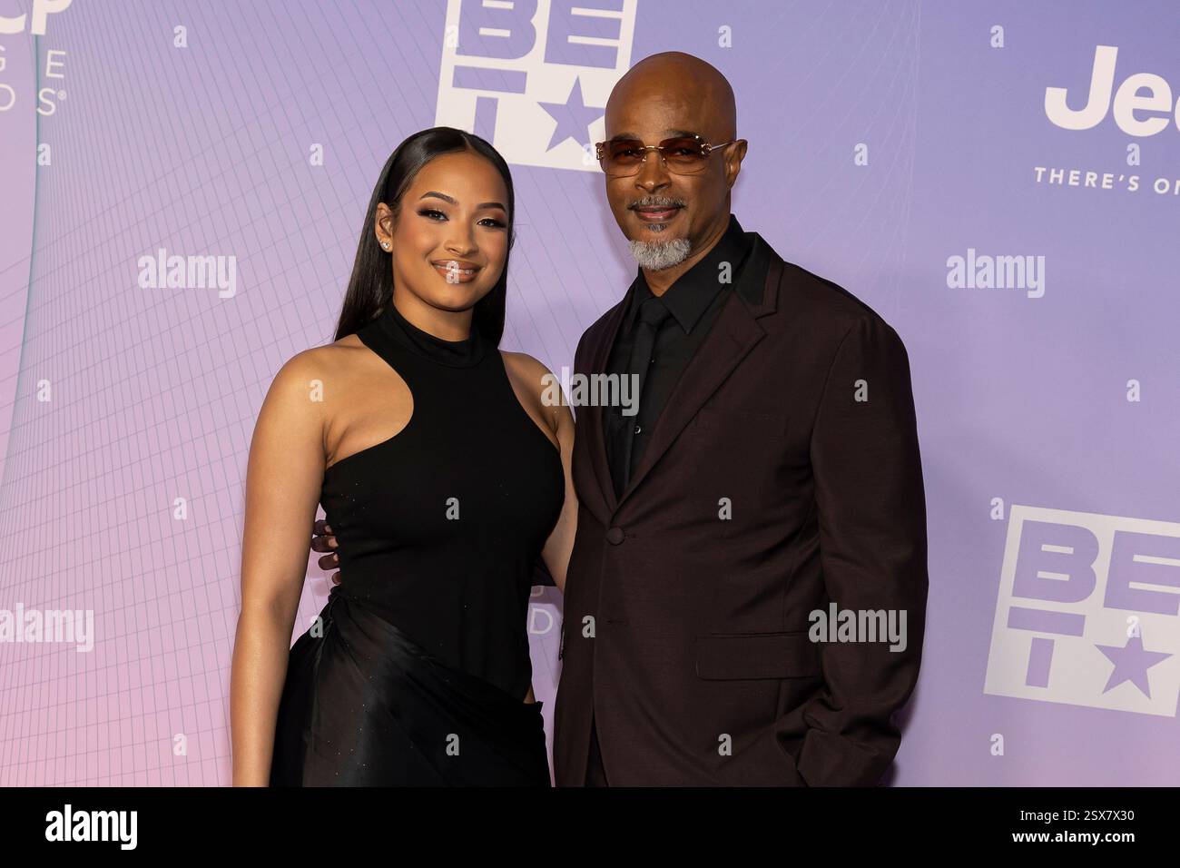 Pasadena, USA. 22nd Feb, 2025. Amara Wayans and Damon Wayans attend the ...