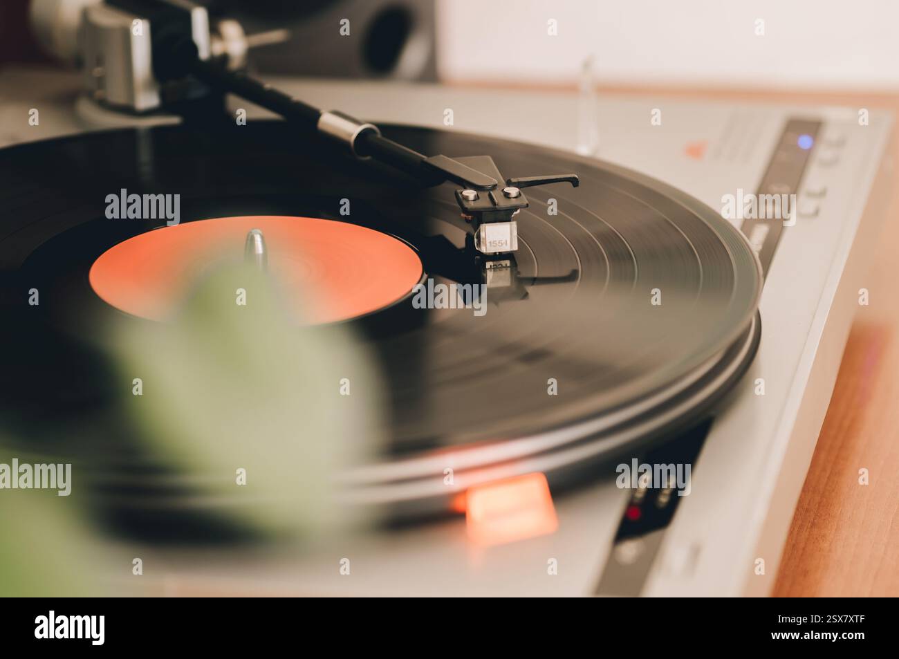 Close up turntable cartridge stylus hi-res stock photography and images ...