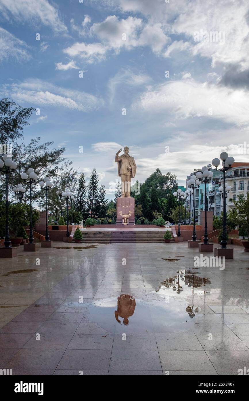 Statue of Ho Chi Minh ("Uncle Ho"), who in 1945 became the 1st ...