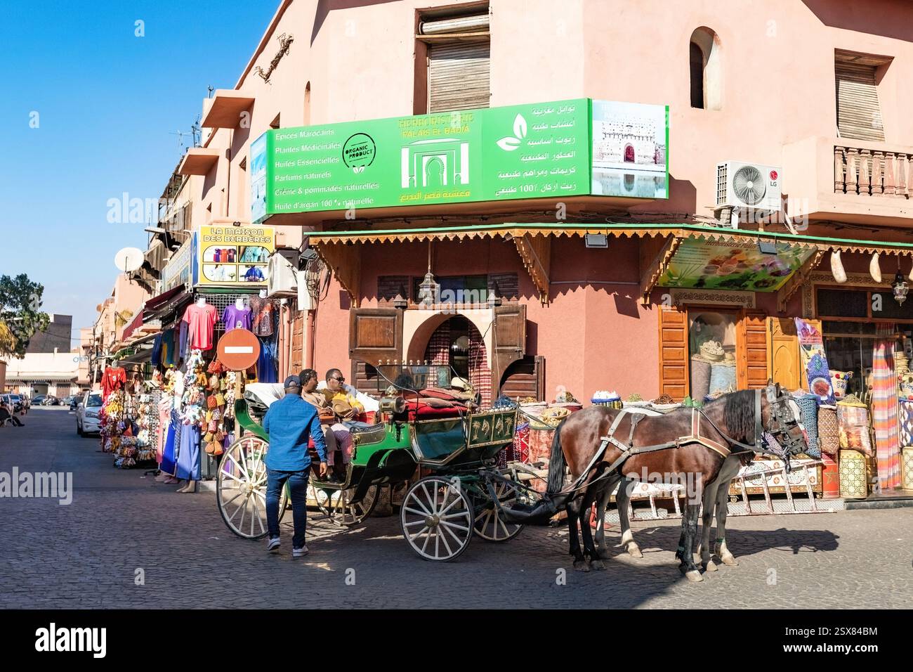 Horse cart on the street of Marrakesh Morocco Stock Photo - Alamy