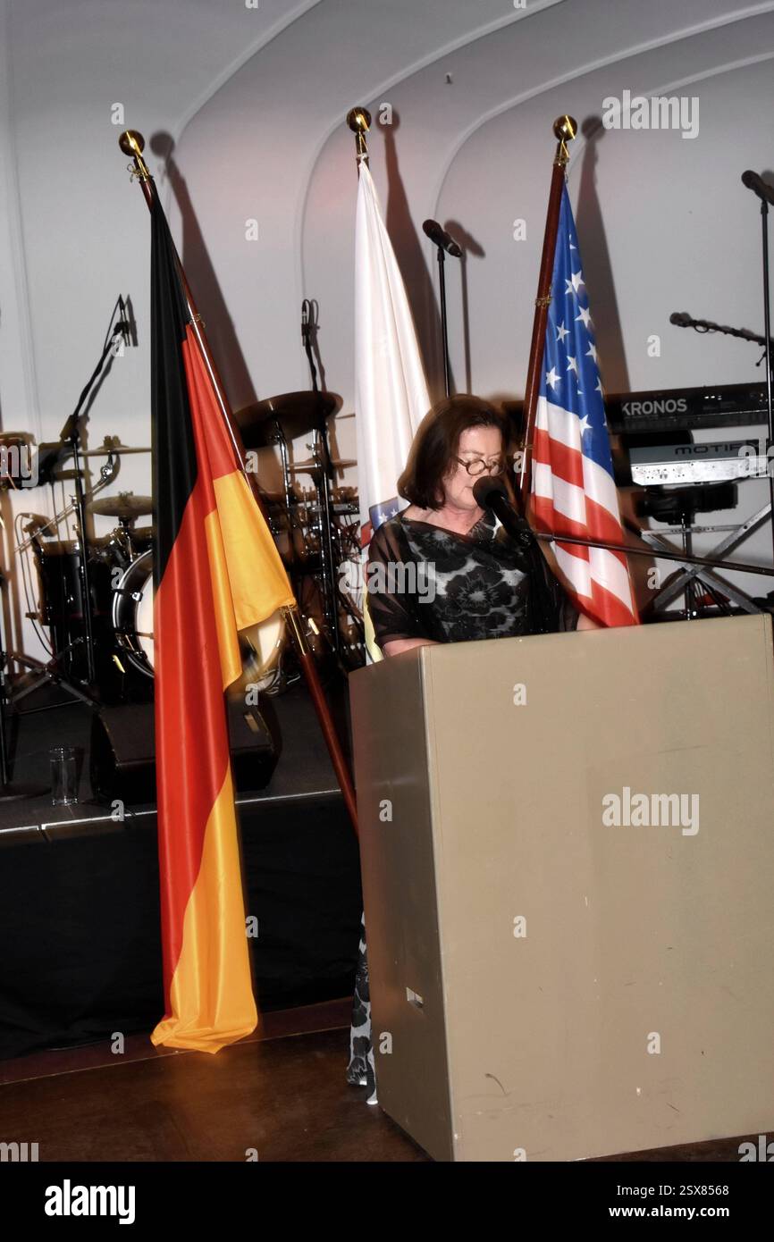 Andrea Hellmann GAWC-Praesidentin Muenchen 22.02,2025 Hotel Bayerischer Hof Magnolienball ...