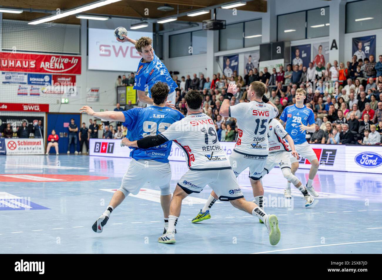 Luka Baumgart (Dessau-Rosslauer HV, 17), Tillman Leu (Dessau-Rosslauer ...