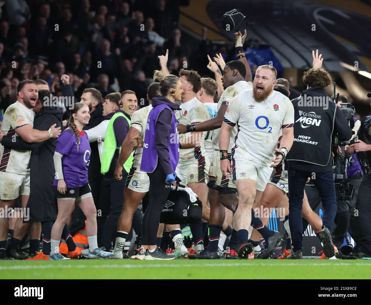 London, UK. 22nd Feb, 2025. England's Joe Heyes(Leicester Tigers ...