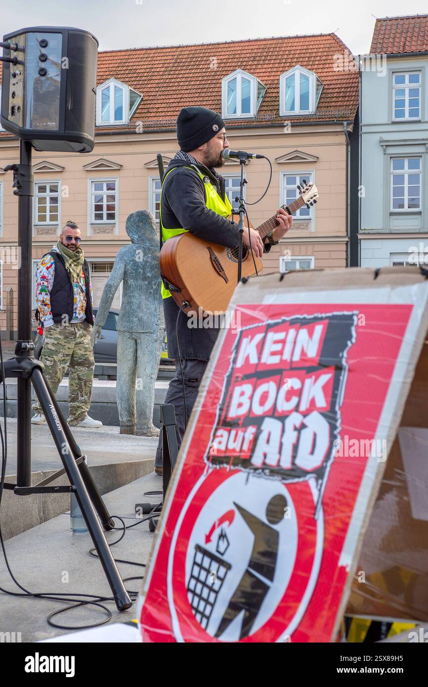 Abschluss-Kundgebung von RDG BLEIBT BUNT zur Bundestagswahl in Ribnitz ...