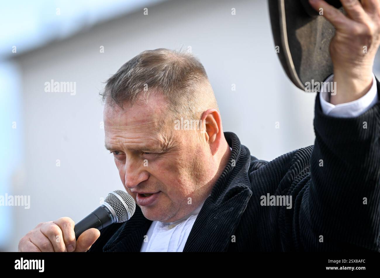 Bitterfeld Wolfen, Germany. 22nd Feb, 2025. Volker Scheurell, AfD ...