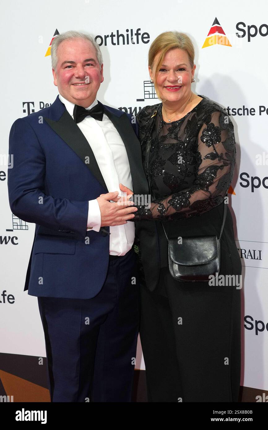 Nancy Faeser und ihr Ehemann Mann Eyke Gruening beim Ball des Sports am ...
