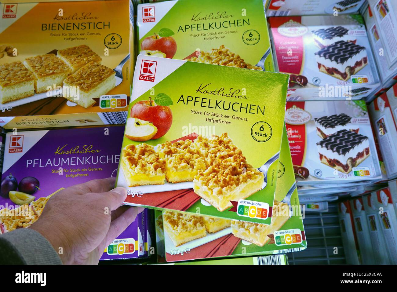 Boxes of Pieces of Apple Pie in a store Stock Photo - Alamy