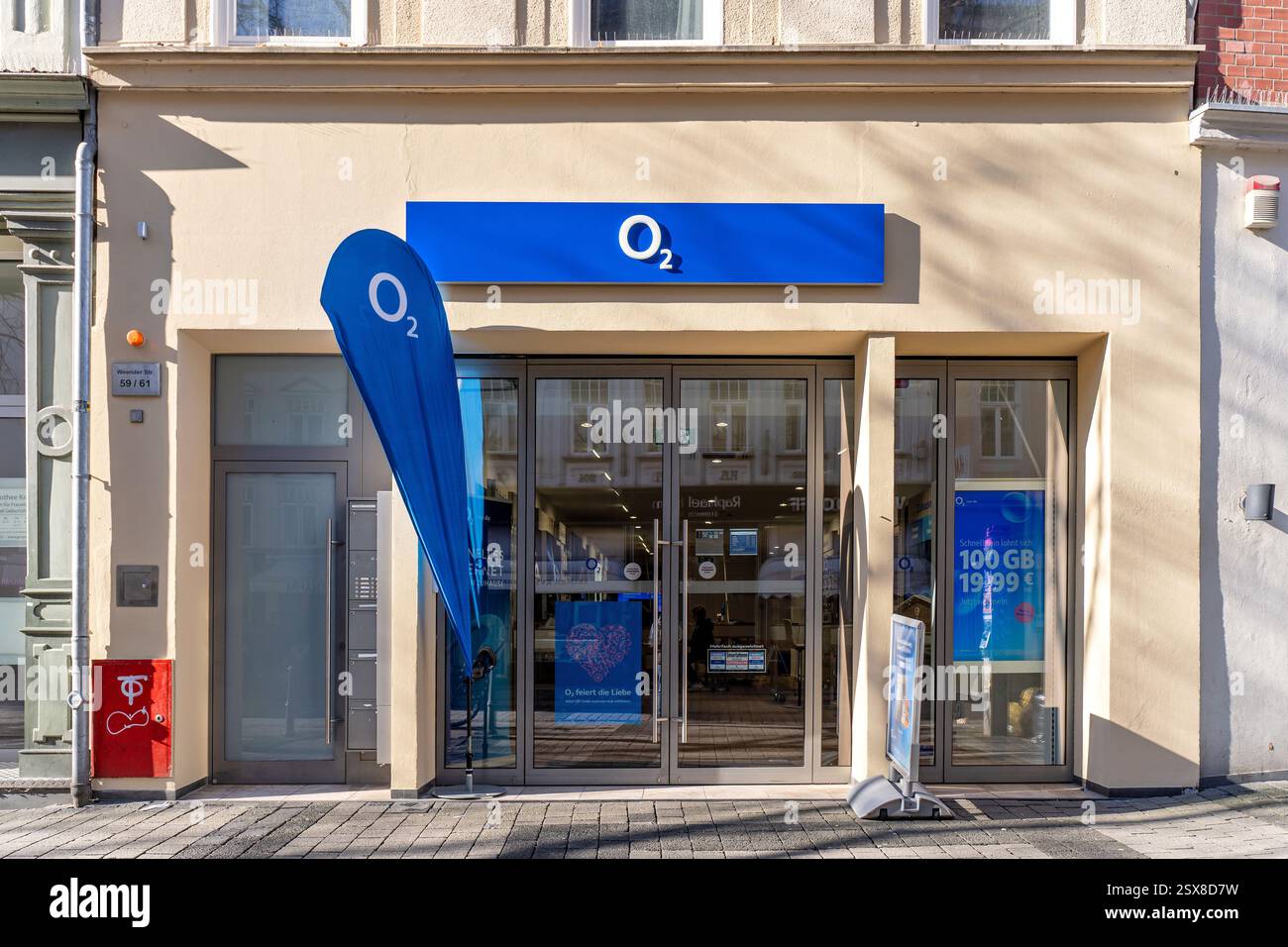 O2 shop in Göttingen, Germany Stock Photo - Alamy