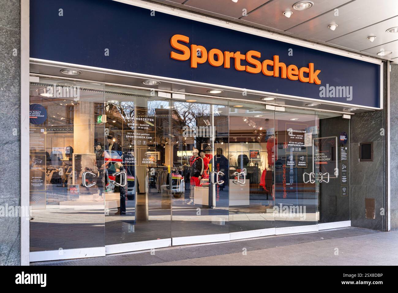 Sport scheck hi-res stock photography and images - Alamy