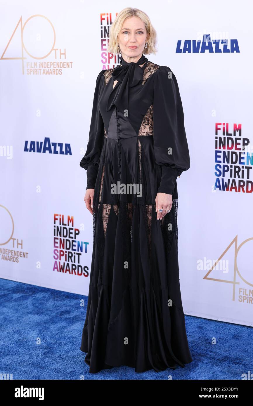 SANTA MONICA, LOS ANGELES, CALIFORNIA, USA - FEBRUARY 22: Carrie Coon ...