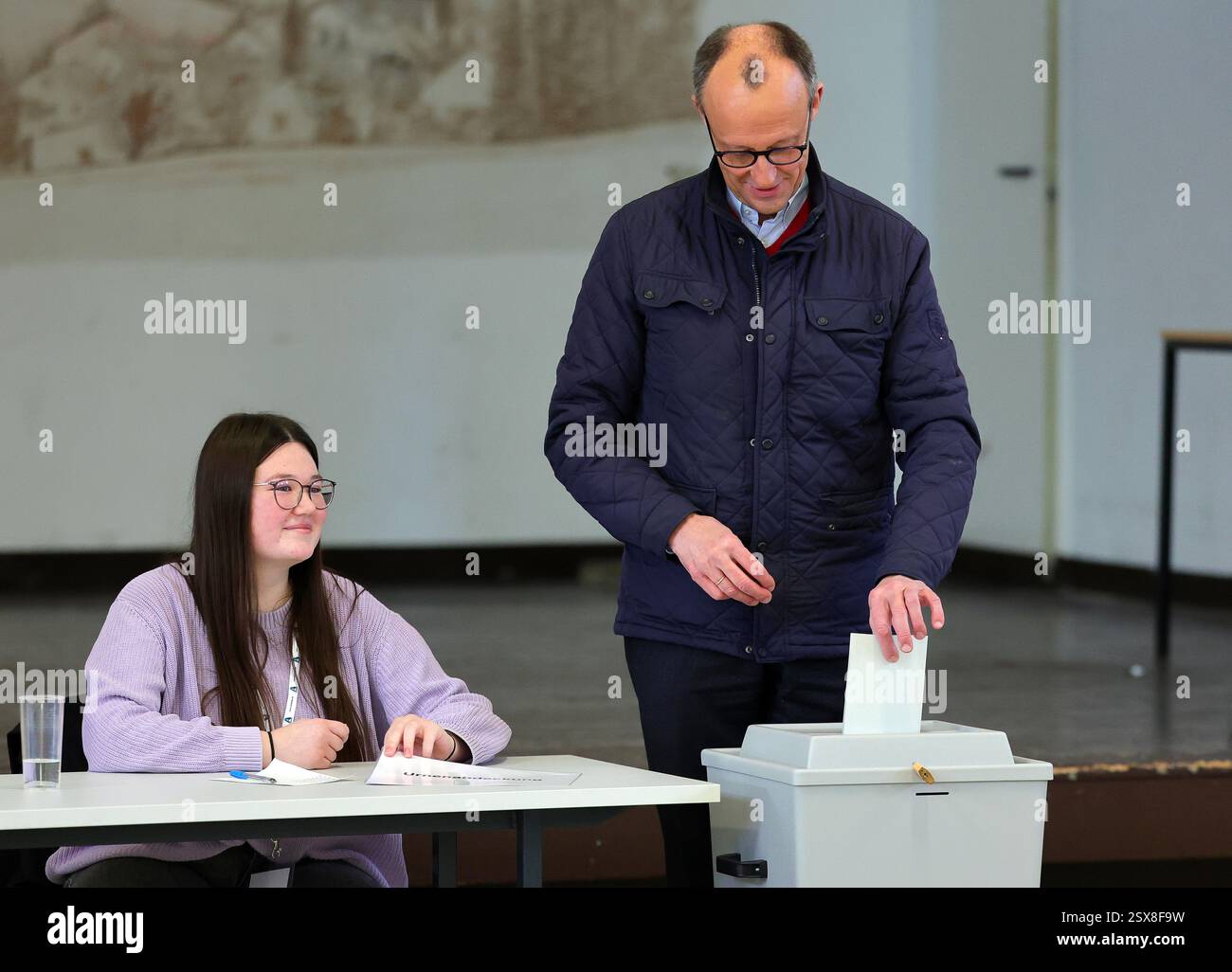 Arnsberg, Germany. 23rd Feb, 2025. Friedrich Merz (CDU, r), party ...