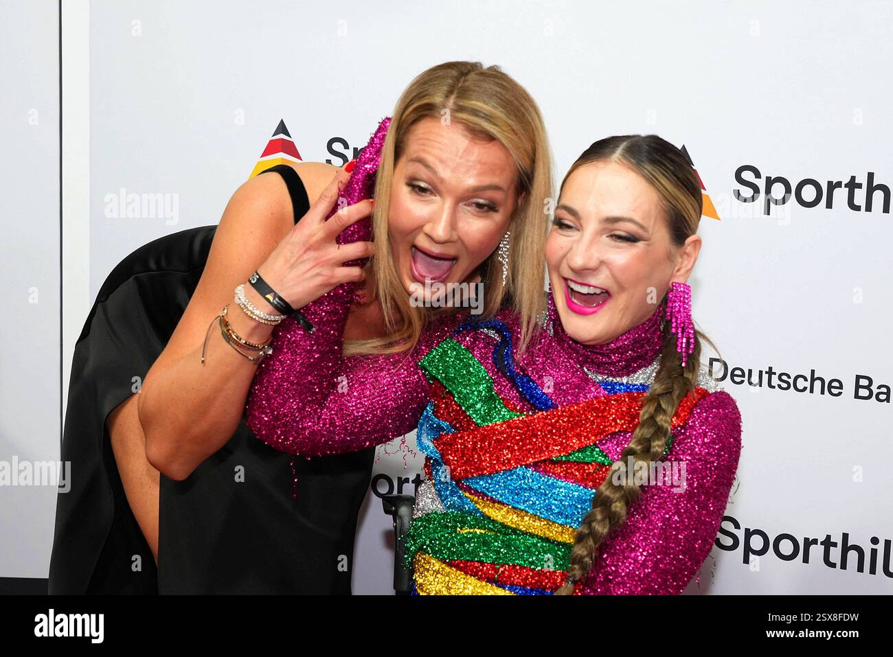 Franziska van Almsick und Kristina Vogel beim Ball des Sports am 22.02. ...