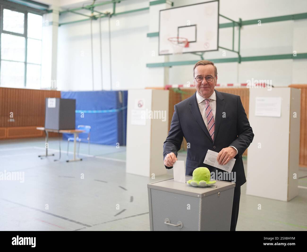 23 February 2025, Berlin: Defense Minister Boris Pistorius (SPD) casts ...