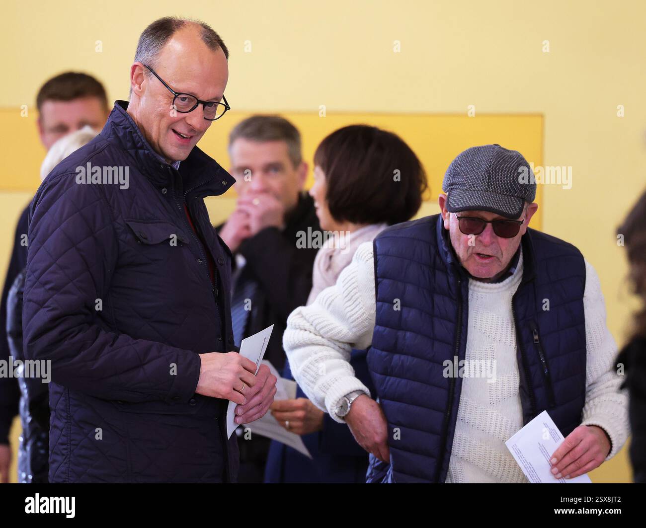 Arnsberg, Germany. 23rd Feb, 2025. Friedrich Merz (CDU, l), party ...