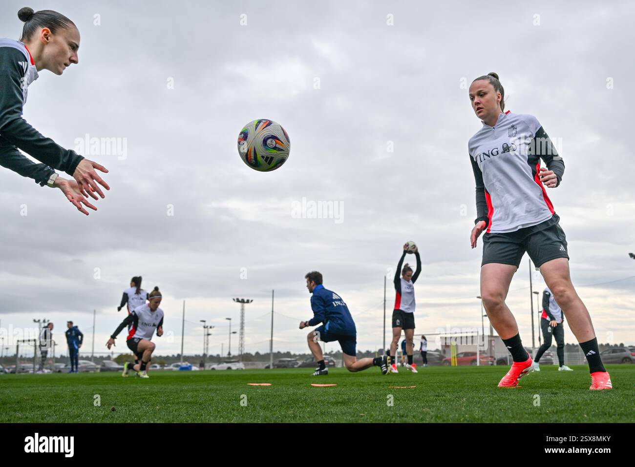 Valencia, Spain. 22nd Feb, 2025. Zenia Mertens (16) of Belgium and Tine ...