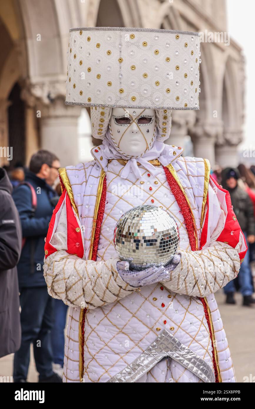 Venice, Italy. 23rd Feb, 2025. Carnival goers dressed in splendid ...
