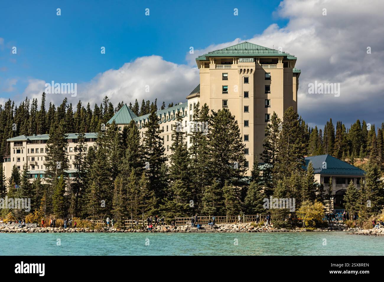 The view of Lake Louise and Fairmont Chateau Hotel, Alberta, Canada ...